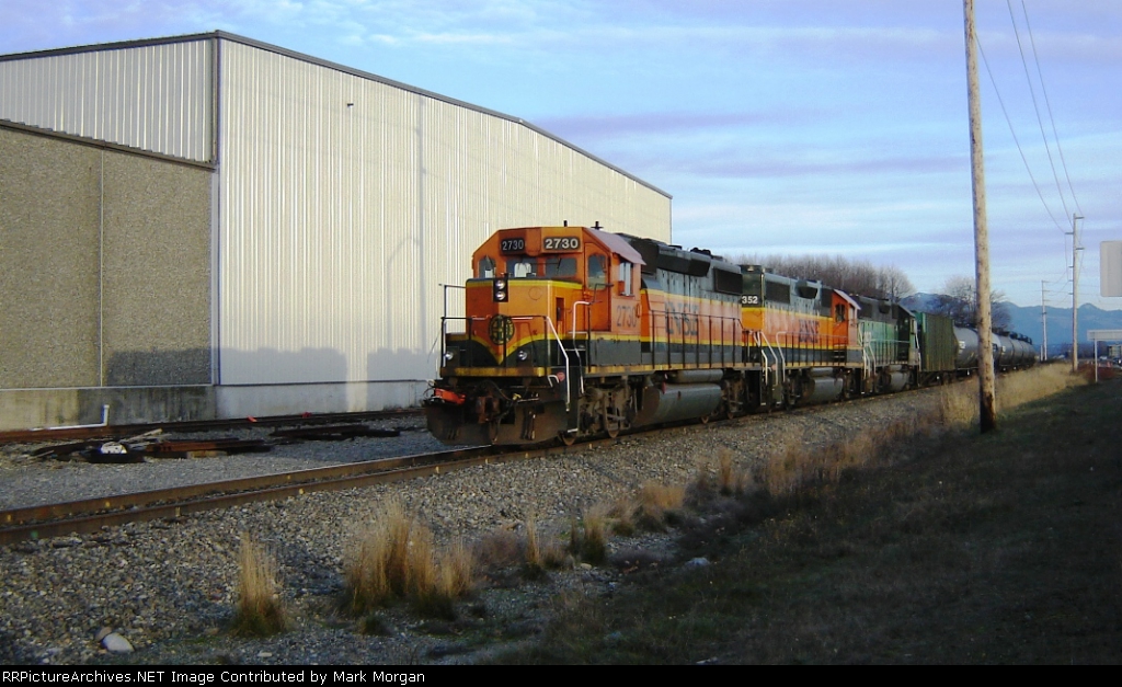 BNSF GP39-2 2730